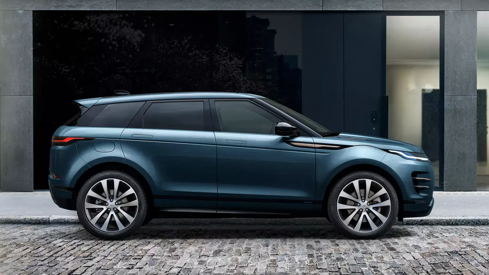 2026 Range Rover Evoque Dynamic SE | Land Rover Brooklyn