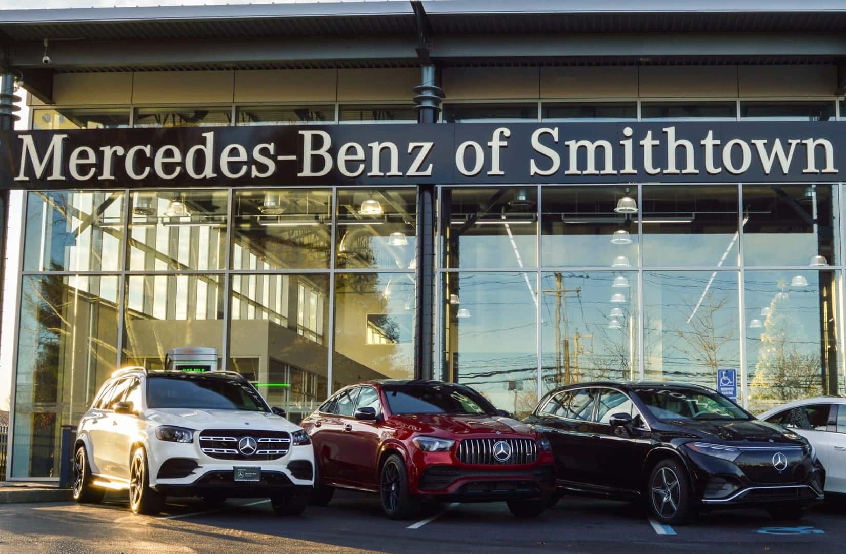 The Mercedes-Benz GLS Awarded one of the Best Large SUVs for 2024 ...