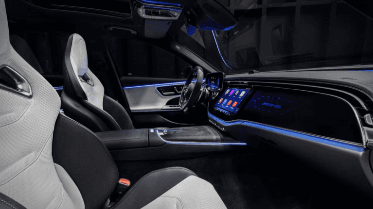 Meet the 2025 Mercedes-AMG E 53 Hybrid! | Mercedes-Benz of Smithtown