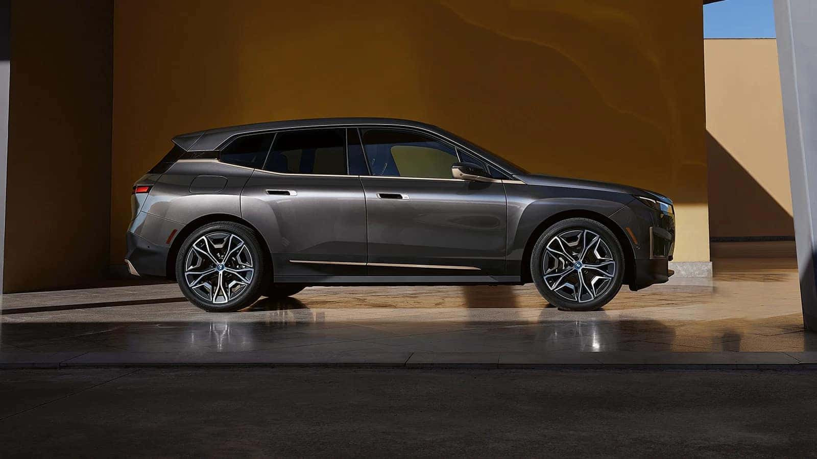 BMW i Series Reviews | Luxury Electric Vehicles | Ray Catena